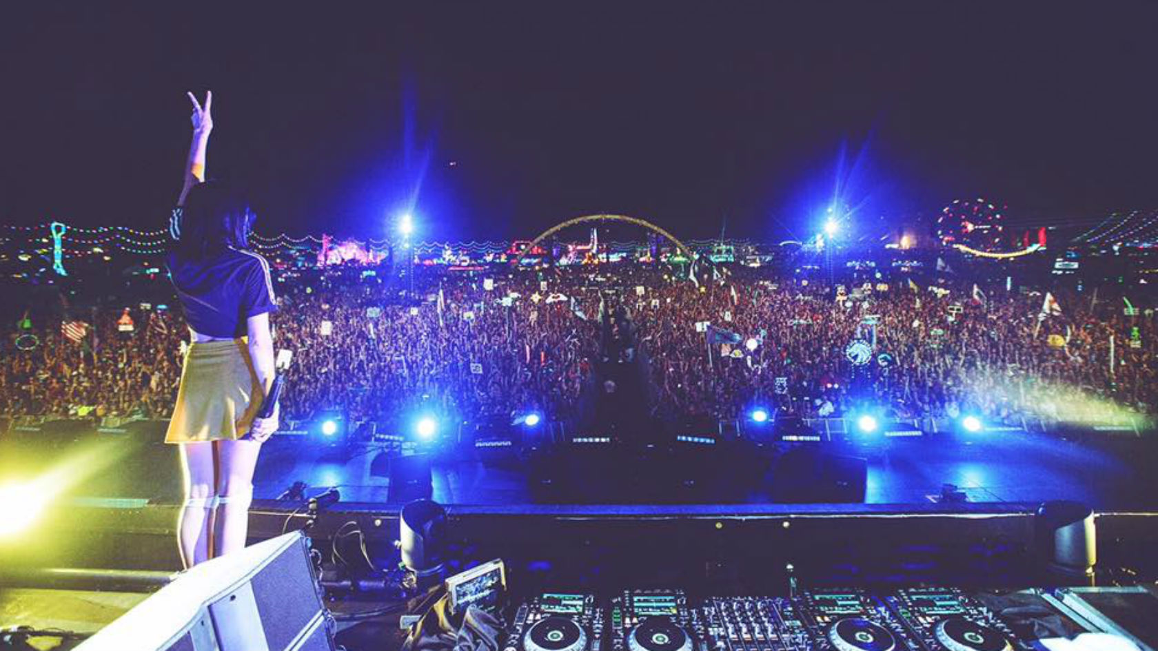 Anna Lunoe Becomes The First Woman To Perform Solo On EDC Main Stage ...