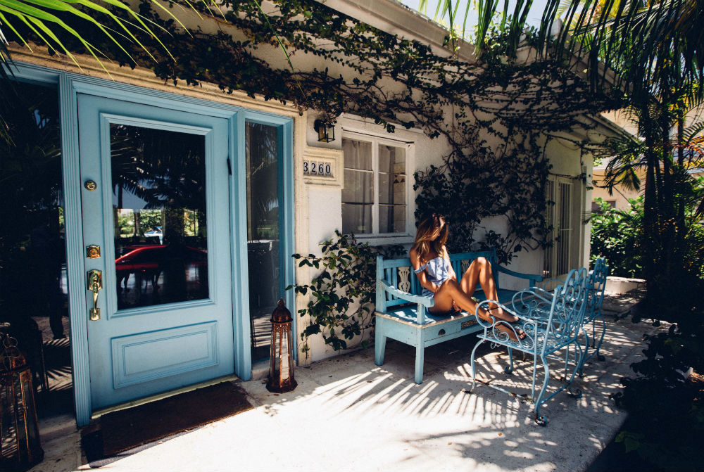 Lorenzo Botero Shows Us Life In Miami With This Babe-Filled Shoot ...