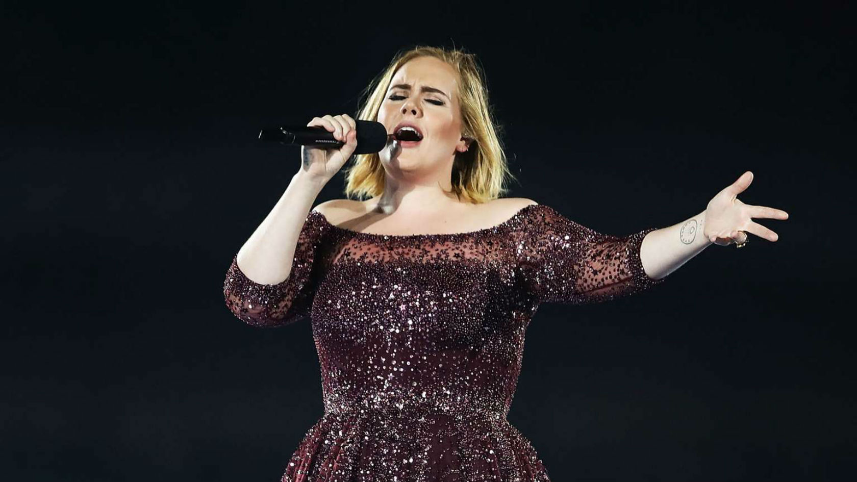 Review: Watching Adele Live Made Me Feel Old & Mature & I Absolutely ...