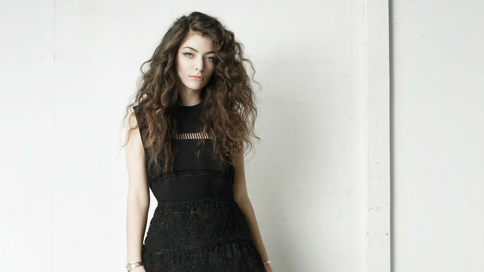 Lorde Announces Australia & New Zealand Tour For November 2017 ...