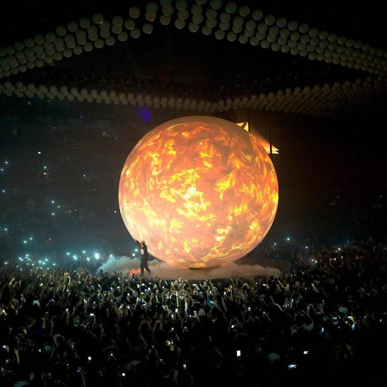 Drake's Set Designers Tell Us What To Expect At His November Tour ...