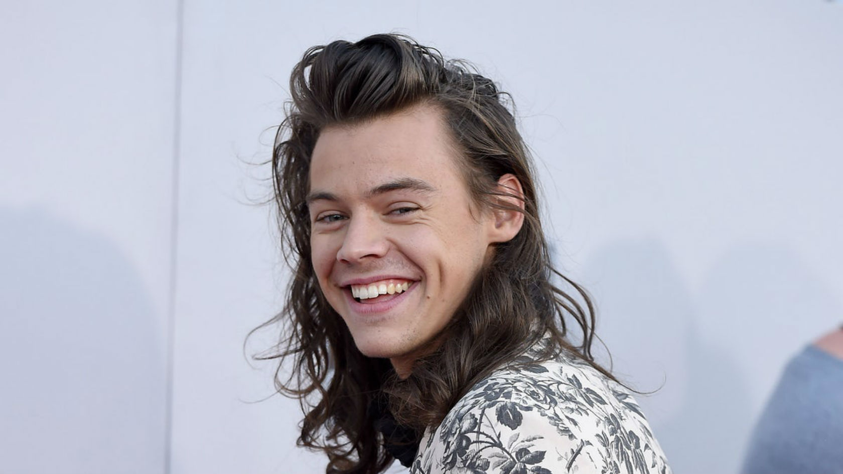 Here's Footage Of Harry Styles Covering Nirvana's 'Smells Like Teen ...