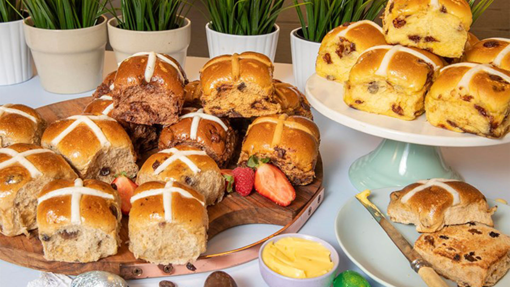 Woolies Reveal New Range Of Hot Cross Buns To Cap Off The Year ...