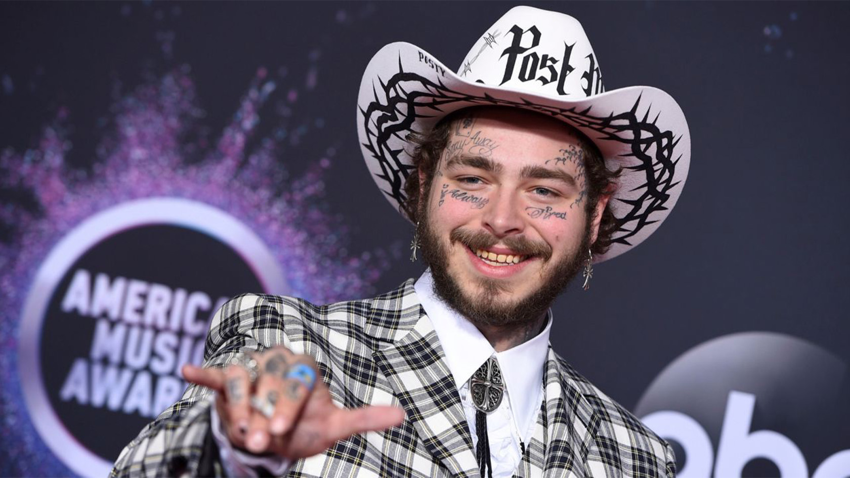 Post Malone Is Offering Fans The Chance To Play Beer Pong With Him ...