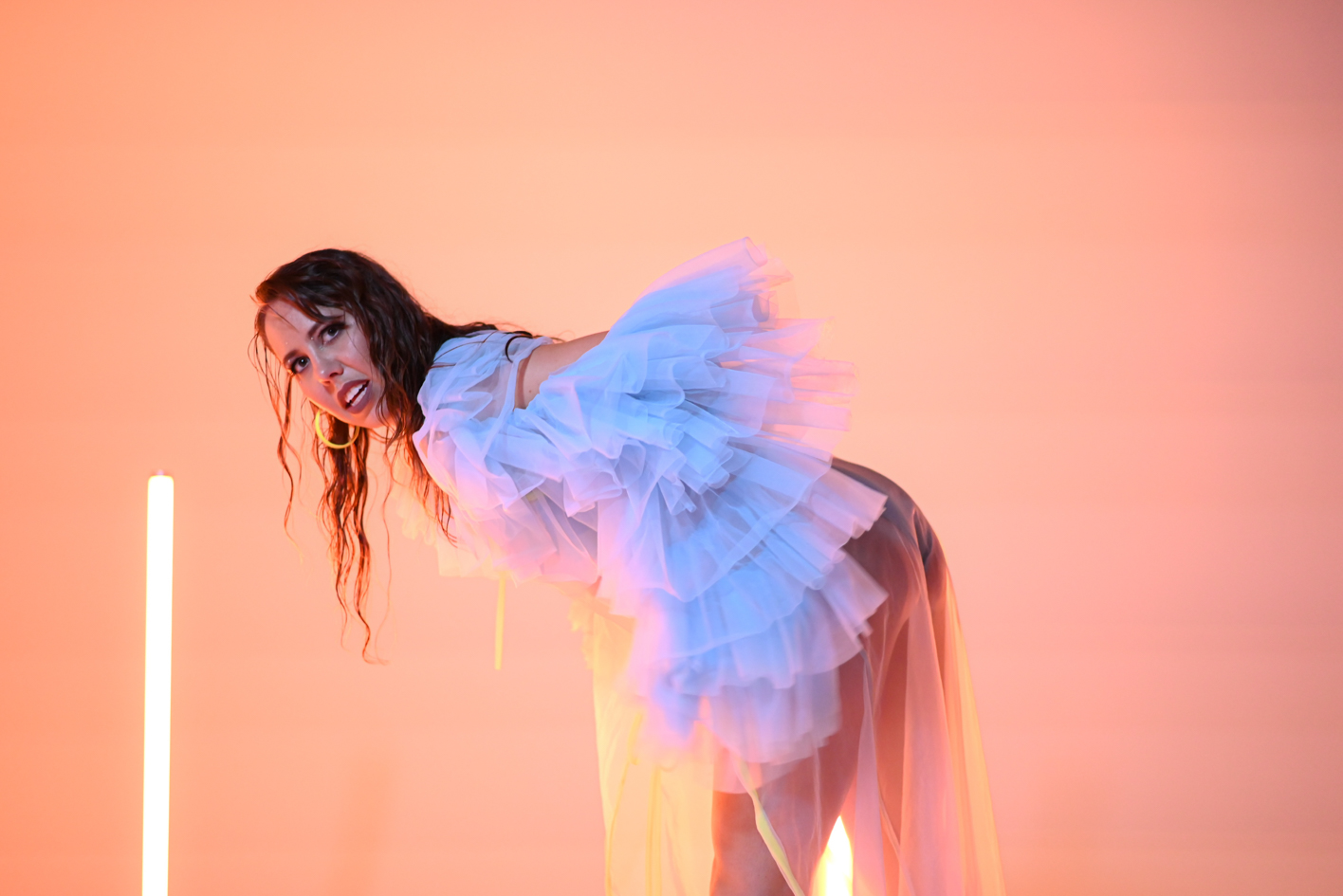 Video Premiere: Elva Ray Debuts Dazzling New Single And Clip For 'Hold Me' | lifewithoutandy