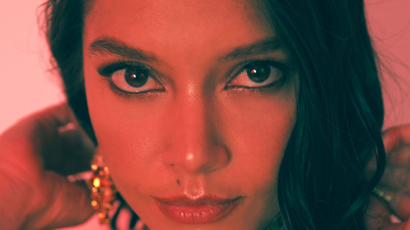 Premiere: Soma Transcends Heartache With Smoky R&B Ballad 'Trust ...