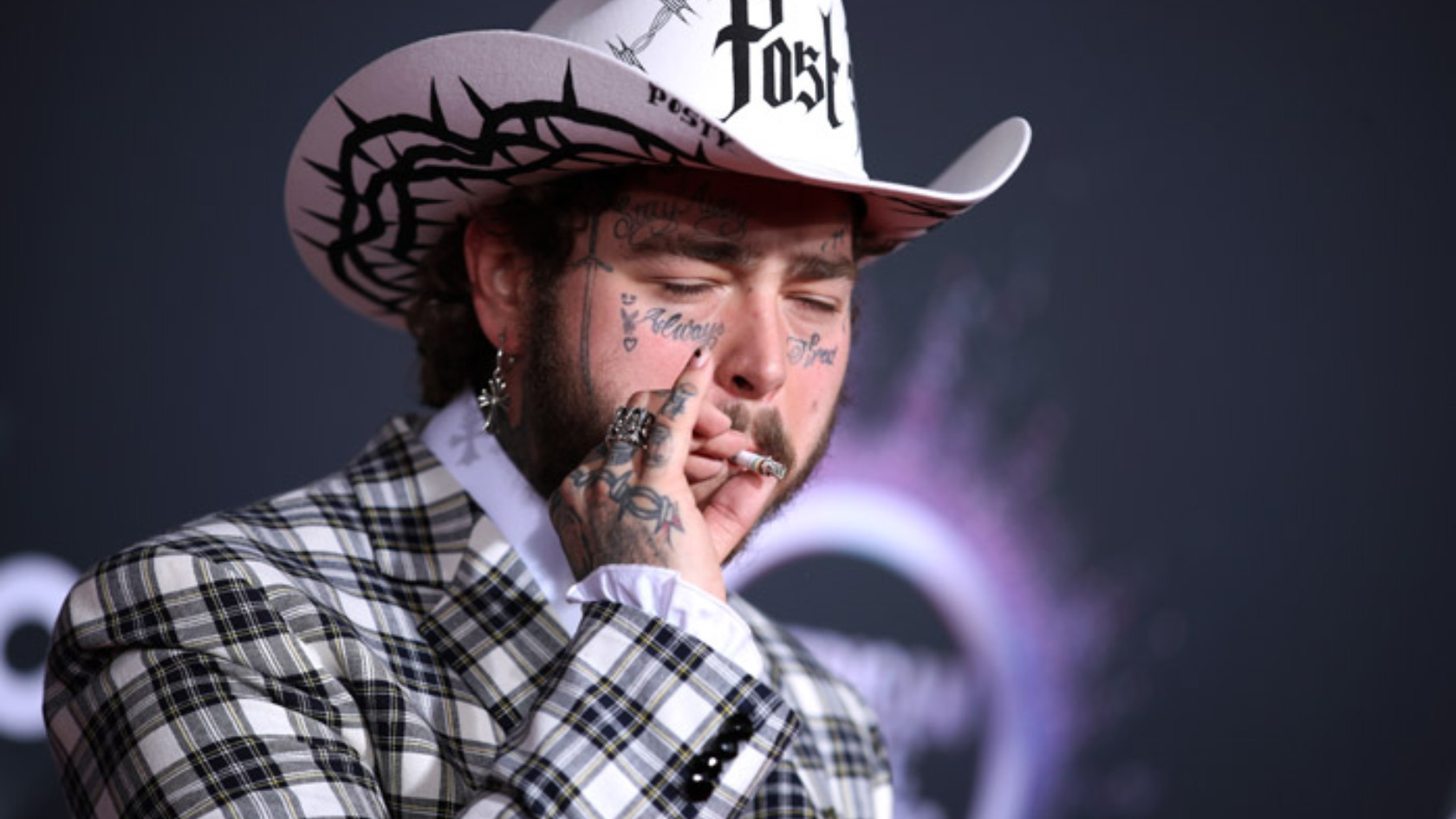Here's How Many Cigs Post Malone Is Putting Away Per Day | lifewithoutandy